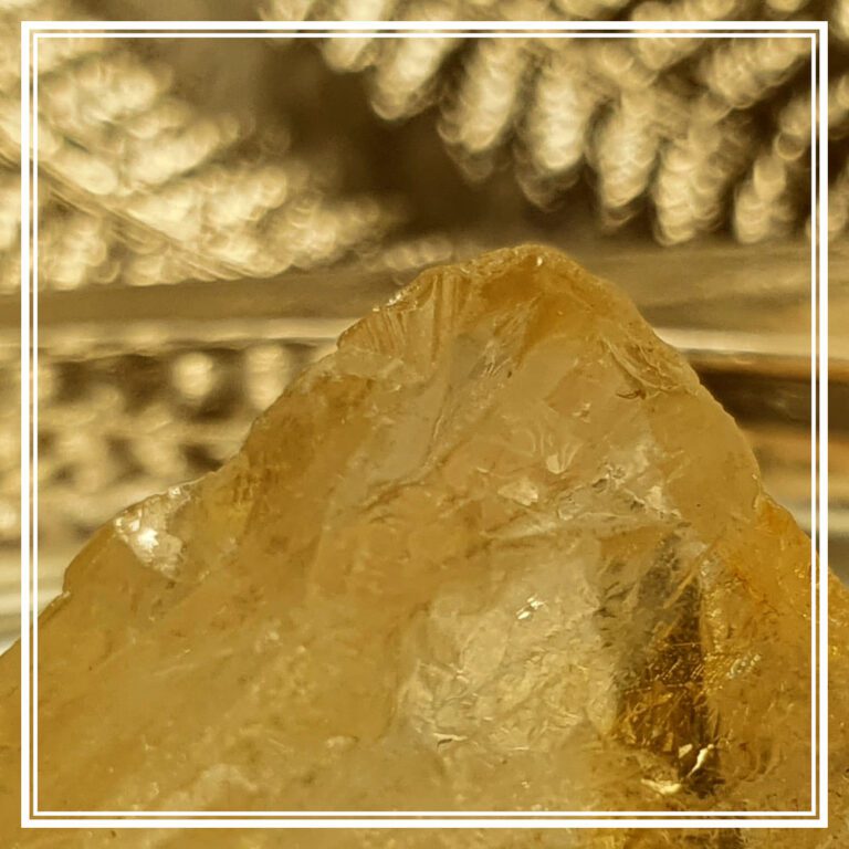 Cytryn - minerał w drewnianym pudełku - RodzimoWiedźma - sklep ...