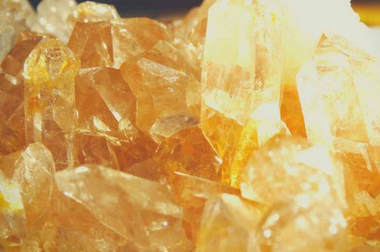 Cytryn – opis i właściwości minerałów - RodzimoWiedźma - sklep ...